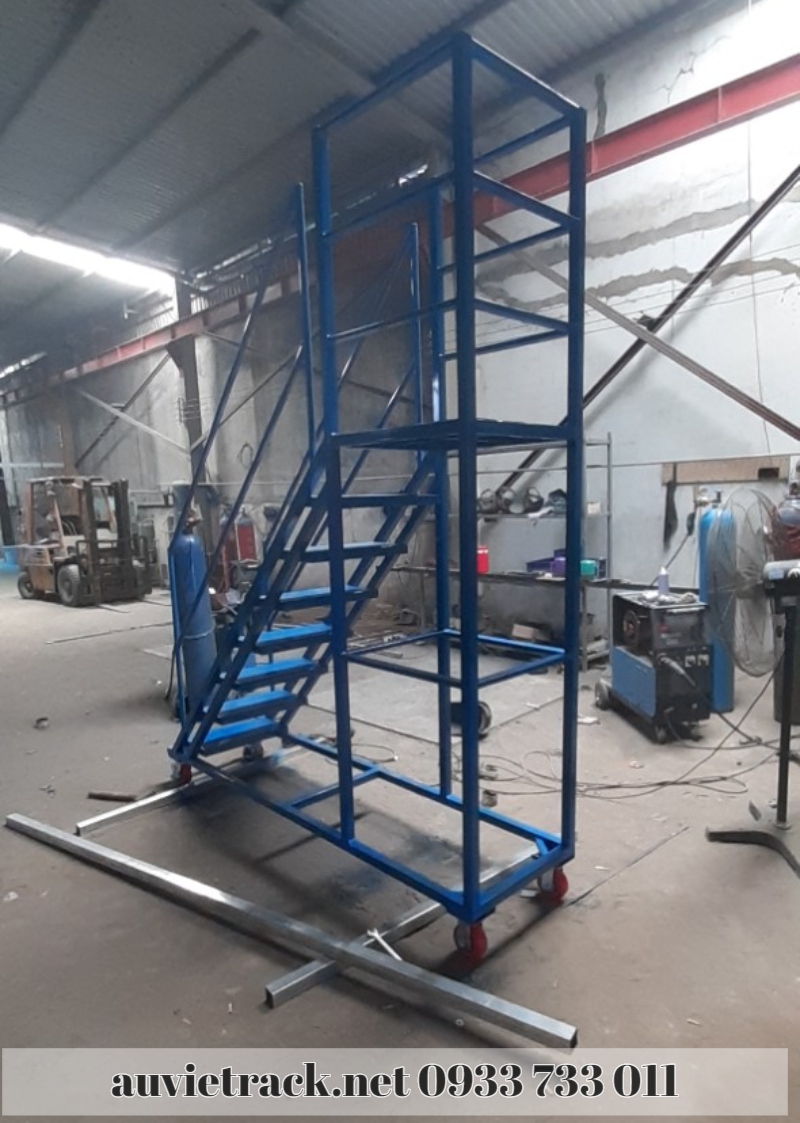XE THANG DI ĐỘNG CÔNG NGHIỆP GIÁ TỐT | AU VIET RACK