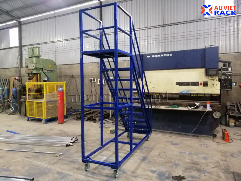 XE THANG DI ĐỘNG CÔNG NGHIỆP GIÁ TỐT | AU VIET RACK